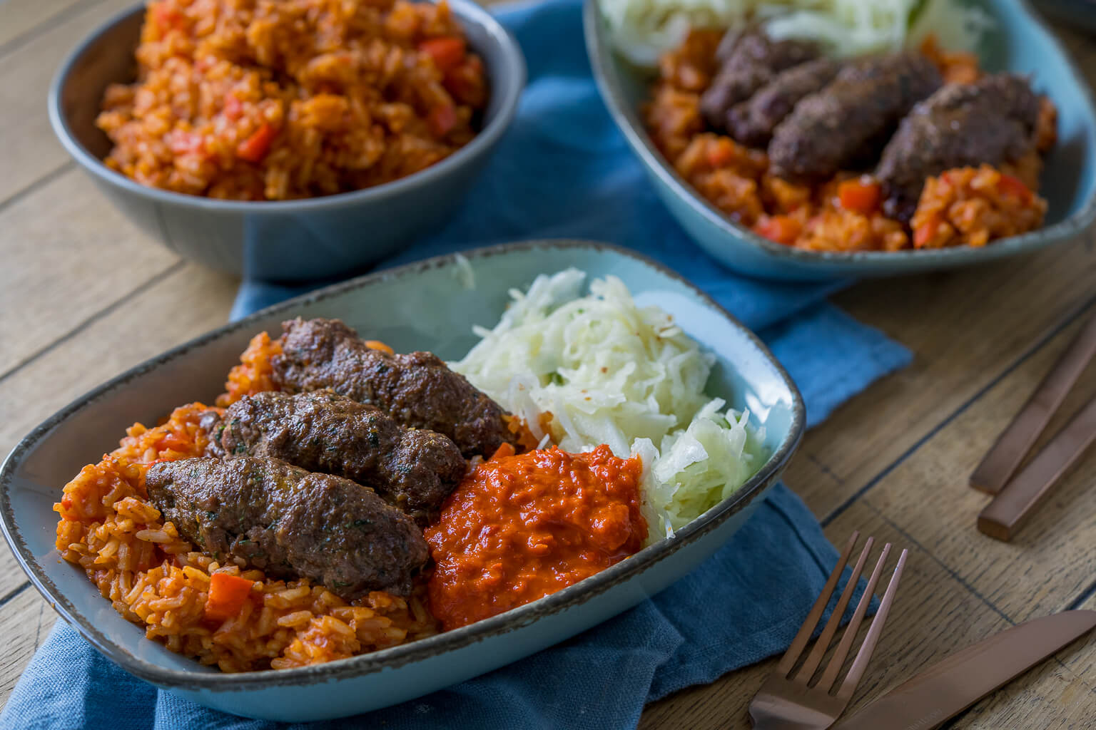 So einfach machst du Cevapcici mit Djuvec Reis zuhause selber