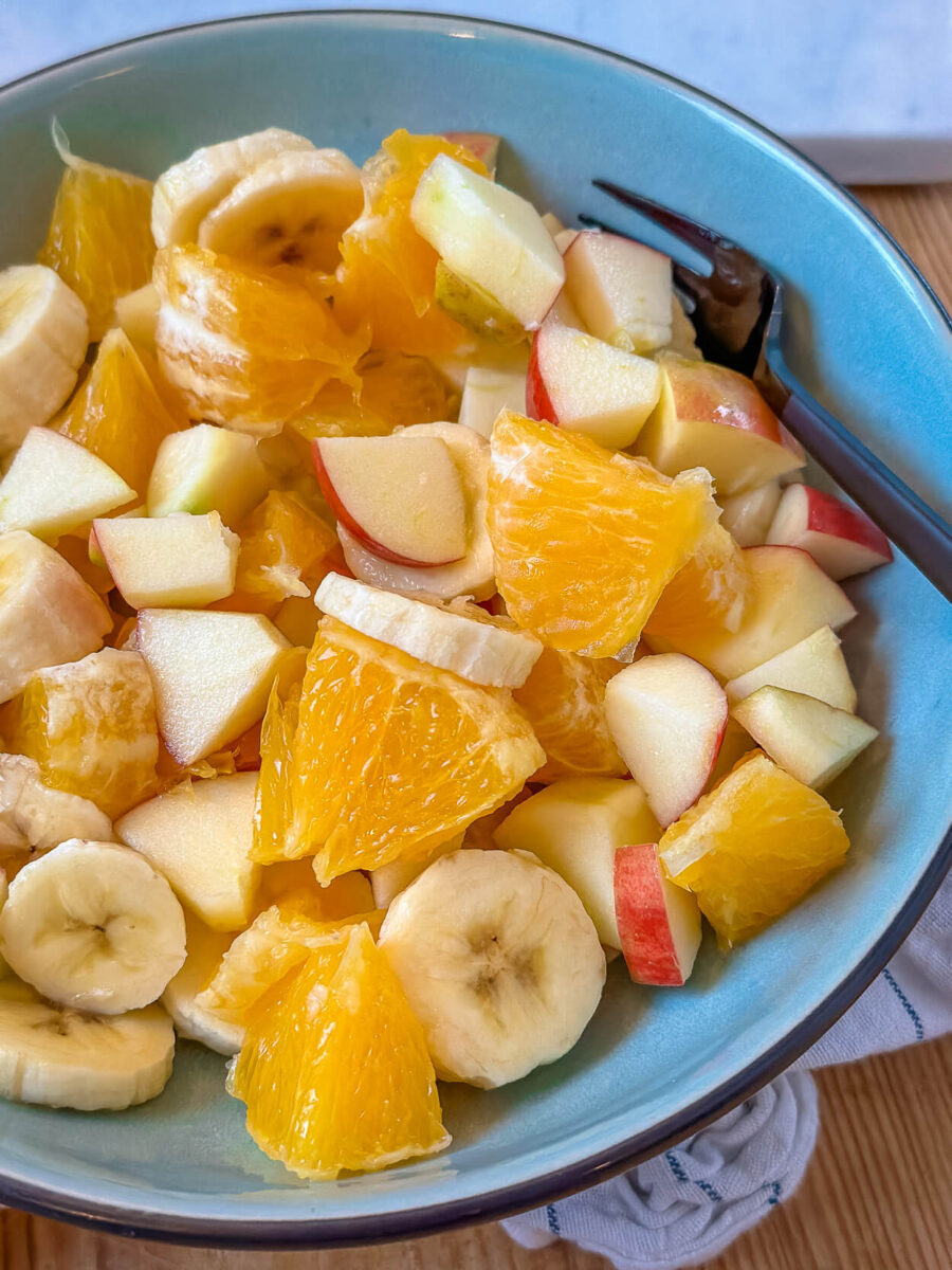 Einfacher Obstsalat mit nur 3 Zutaten - Einfach Malene