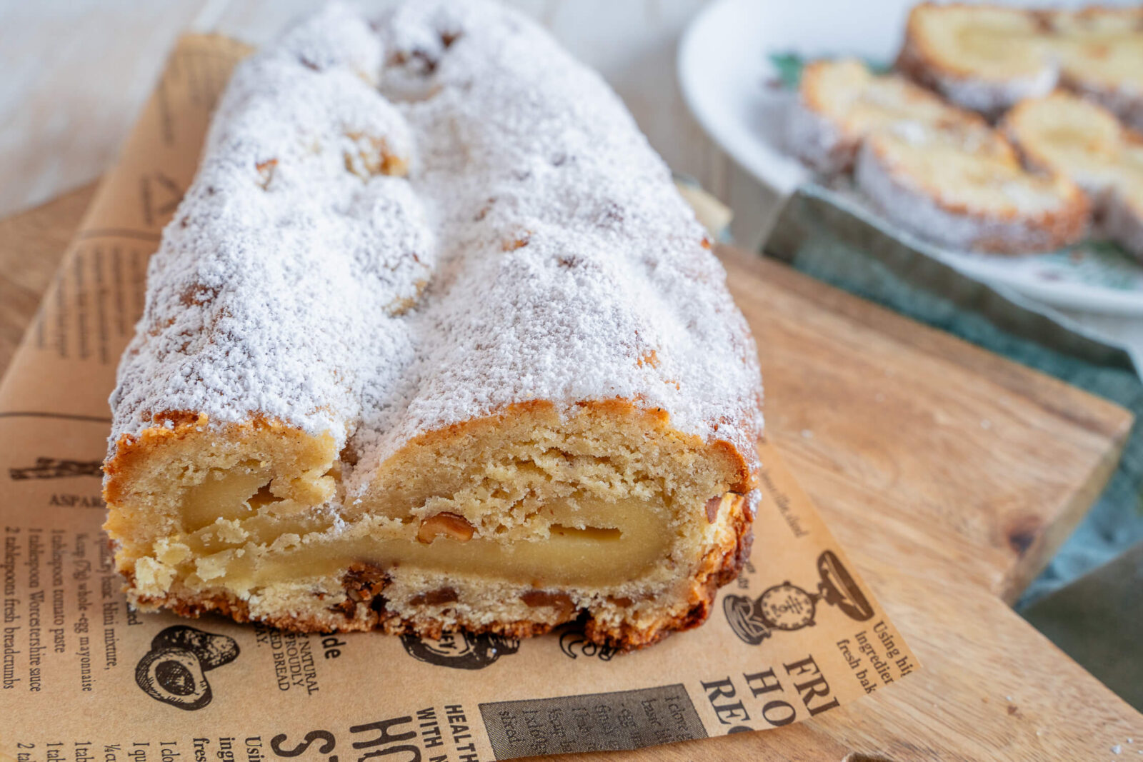 Marzipanstollen Rezept - schmeckt sofort saftig und aromatisch
