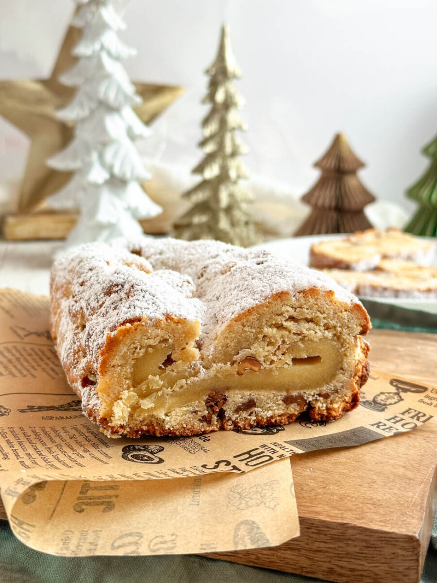 Marzipanstollen Rezept - schmeckt sofort saftig und aromatisch