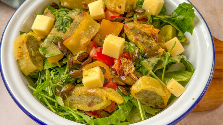 5 leckere & schnelle Salatdressings und die dazu passenden Salate