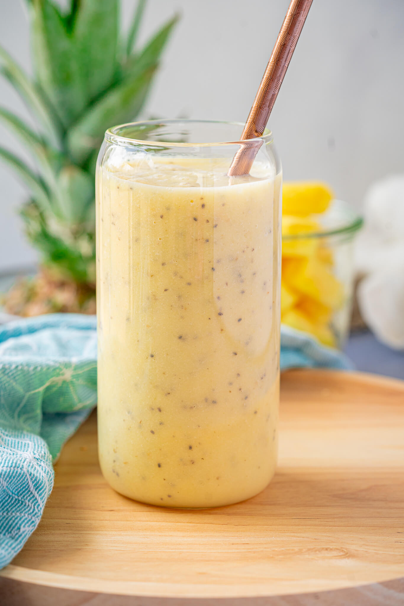 Ananas Smoothie mit Kokos und Banane – einfach und lecker