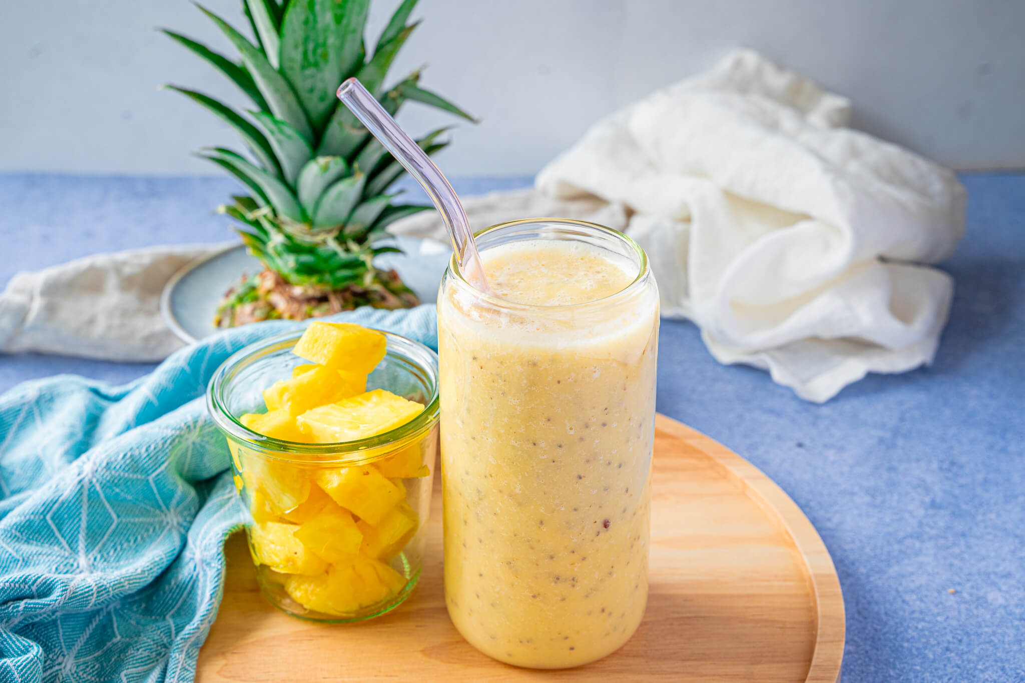 Ananas Smoothie mit Kokos und Banane – einfach und lecker