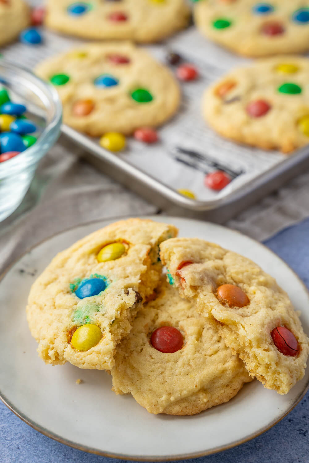 Einfaches Rezept für M&Ms Cookies - die besten chewy Cookies